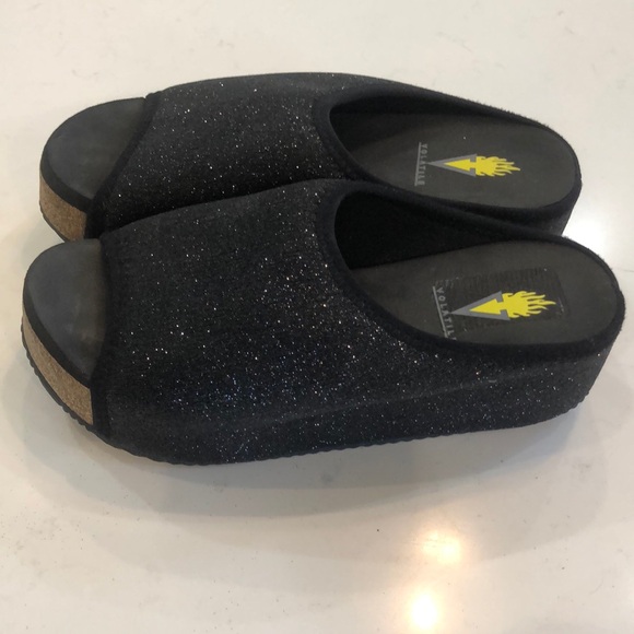 Volatile | Shoes | Volatile Sparkly Black Wedge Super Comfy Size 6 Goth ...